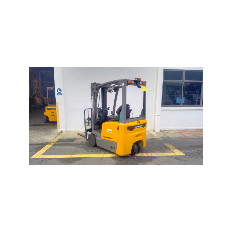 EFG 216 Electric Three-Wheel Counterbalance Truck